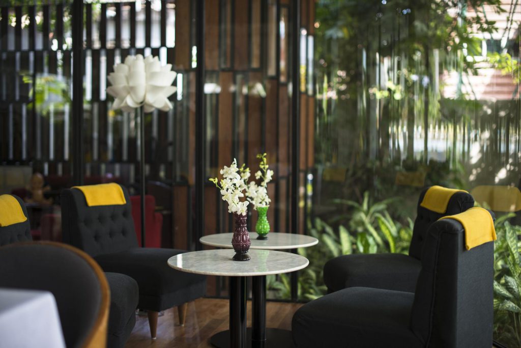 Restaurant & Bar - Viroth's Hotel